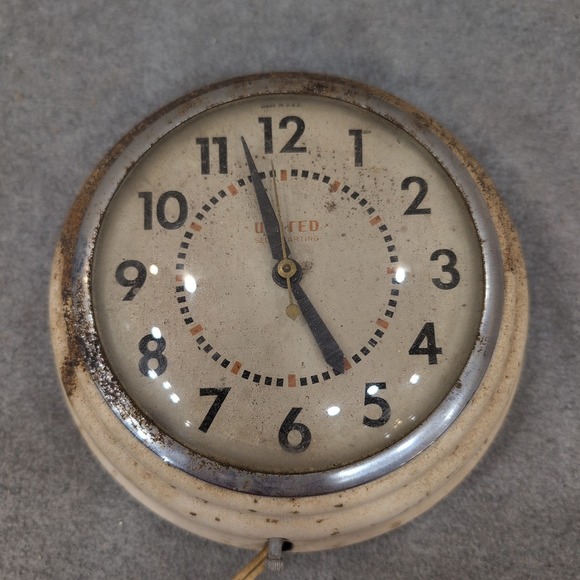 United Clock Corp | Wall Decor | Vintage United Clock Corp Model 46 ...